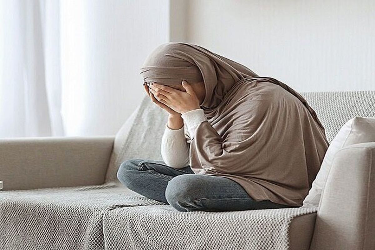 مرد همسایه با کمک دو زنش به من تعرض کرد از بدن برهنه‌ام فیلم گرفتند